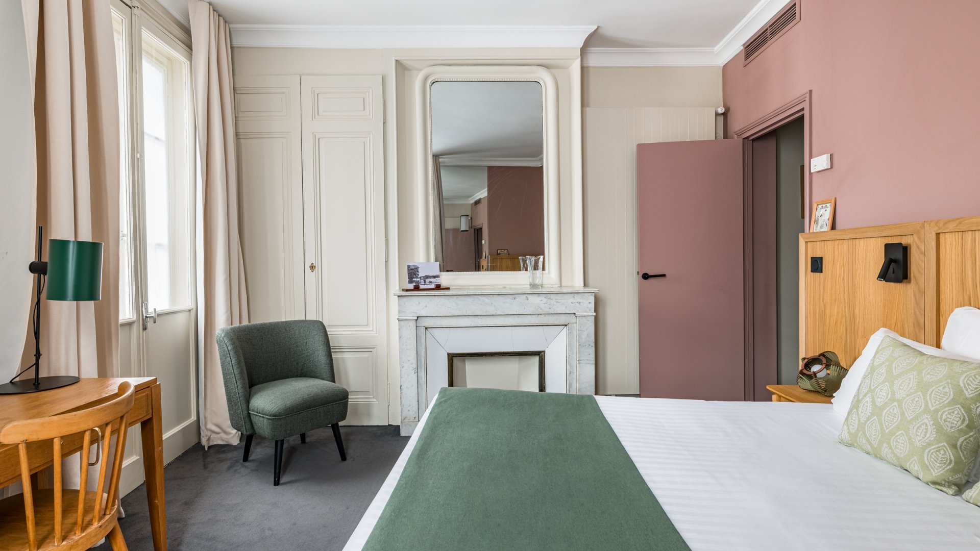 Coffret Cadeau en Auvergne-Rhône-Alpes | GLOBE ET CECIL HOTEL à LYON